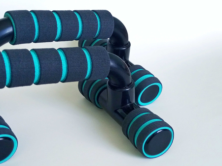 Бары для отжиманий. Anjimaniya uchun eng qulay tutqichlar. Push up bar
