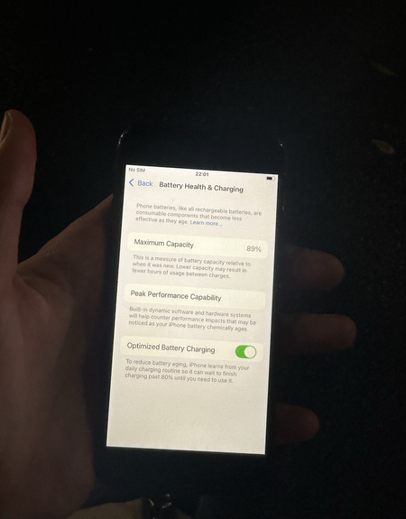 Iphone SE 2022 sotiladi xolat zor ayb yo ochilmagan bez karopka Akk 89
