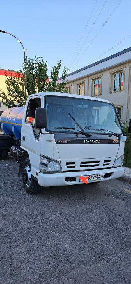 Isuzu suv tashuvchi