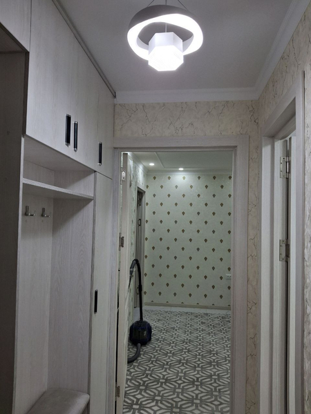 Сдается 3х ком на 2 этаже ориентир Азиз бозор.
