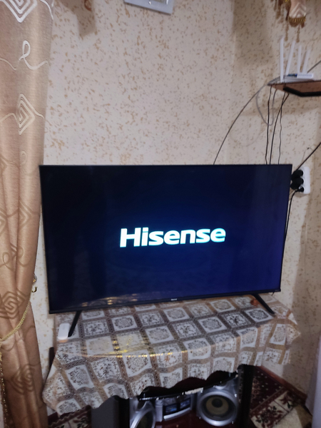 Телевизор HISENSE.