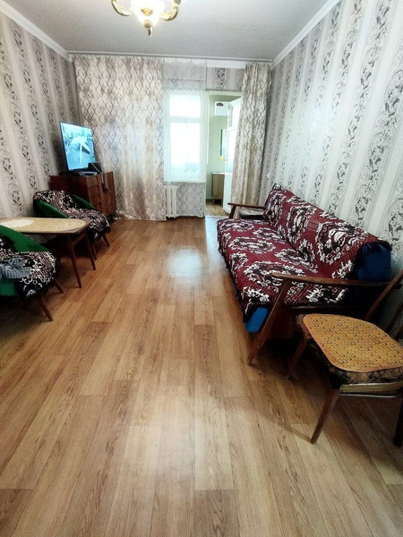 Срочно!Метро БИЙ ,  ГОСТ.Саёхат,(2+1)3комнатная евро квартира в аренду
