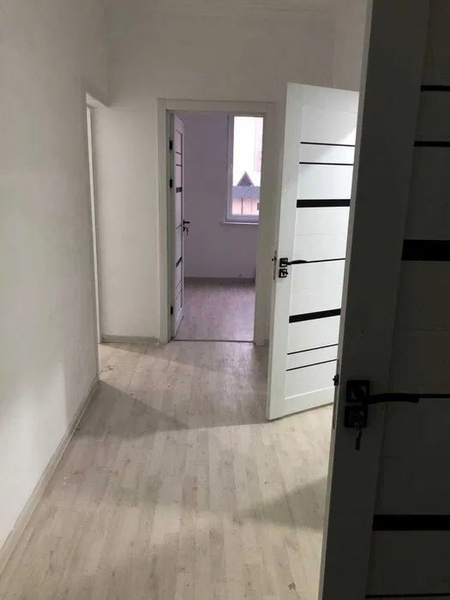 Сергели 5 я станция,продается квартира
