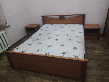 Продам спальный гарнитур.