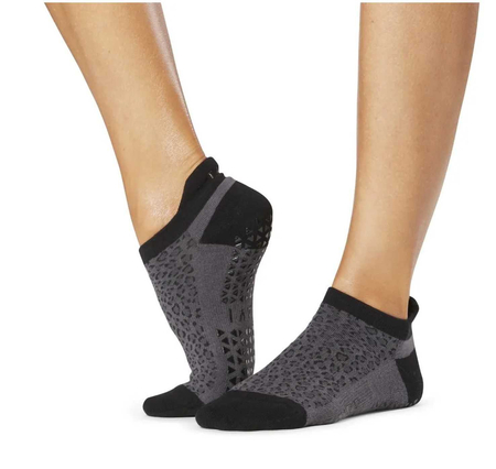 Нескользящие носки с пальцами ToeSox для пилатеса и йоги