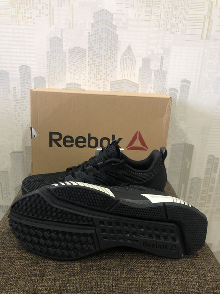 Reebok женские кросовки оригинал !