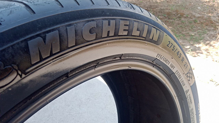 275 45 R21 Michelin 2 ta