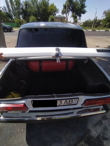 Vaz 2107 srochna sotiladi