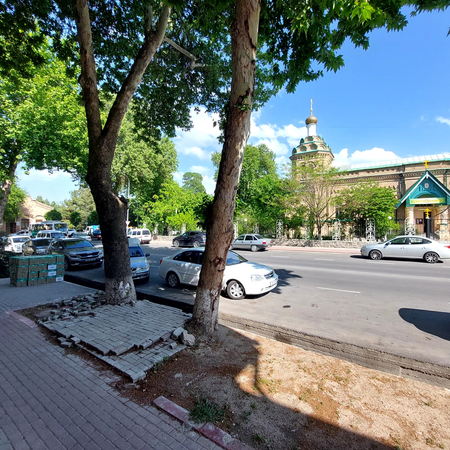 Срочно продаётся 4 этажный здание  .