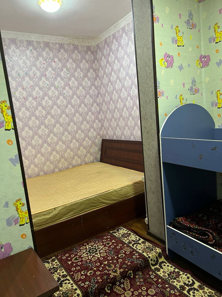Сдается 1в2 ком квартира Чиланзар 18-квартал мойка 50/50 депозит 100