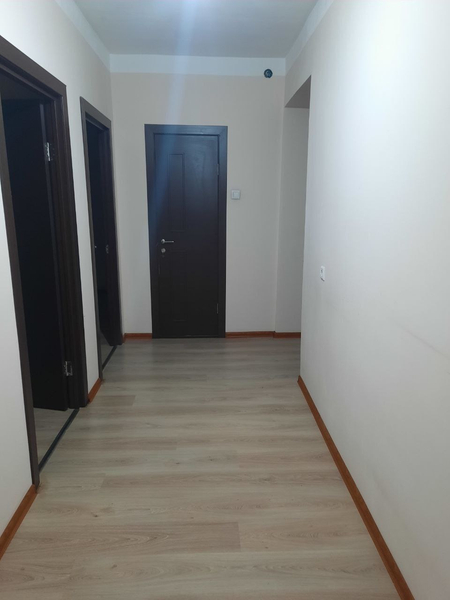 Срочно!!!Продаётся Янги Хаёт 9 чи худуд. Тижорат учун имкония.