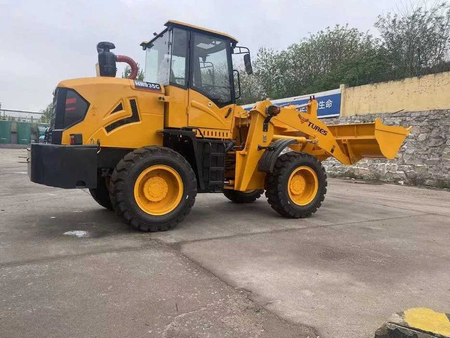 TURES HR935С 1,5 m3 фронтальный погрузчик (85 Kw)
