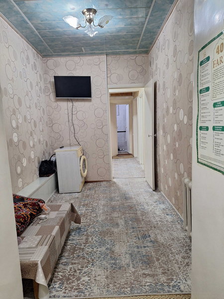 谷 127813 谷 Algaritm 31 kvartalda kvartira sotiladi 3/3/4 70 м²