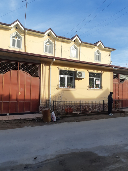 2 етажли Уй сотилади. Интернатда Пахтакор79 39-уй