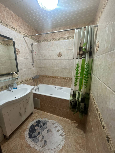 Срочно сдается 4х ком. квартира, ор-р: ул. Чехова, 100м2