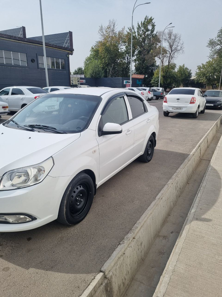 Продается Несия 3 2019 года. АКПП