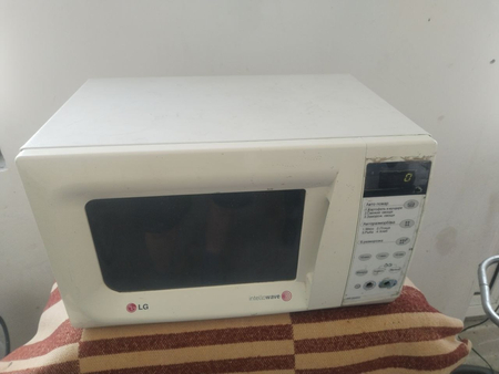 Продам микроволнованную печь