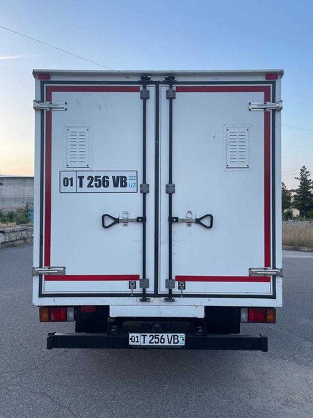 Isuzu 2022 yil 145000 yurgan Xolati a'lo
