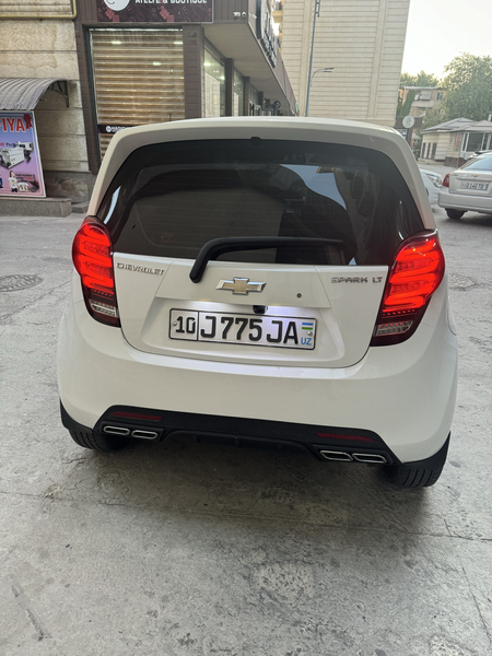 Spark sotiladi 2013 yil 218 000km