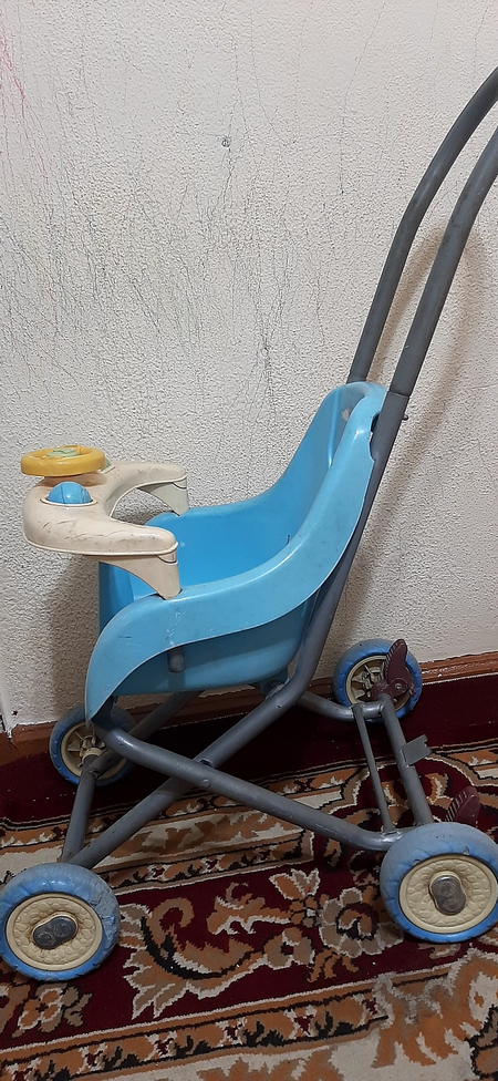 Игрушечная коляска каляска