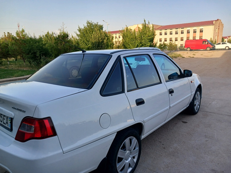 Машина нексия 2 сотилади