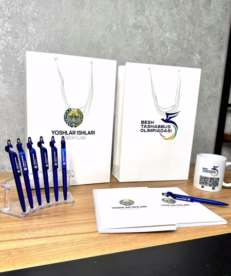 Poligrafiya paket blaknot ruchka