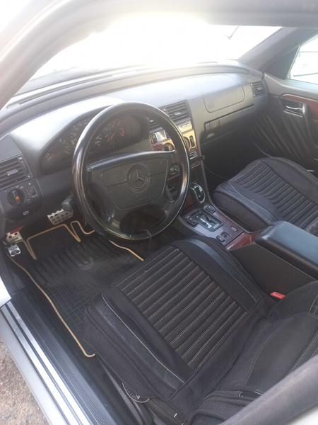 w202 c 180 Mercedes Benz 1993