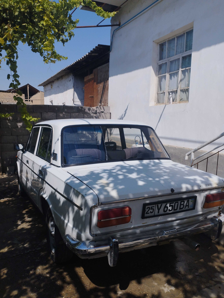 Vaz 2103 kelishilgan narxda sotiladi