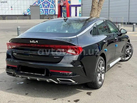 Kia K5 comfort .