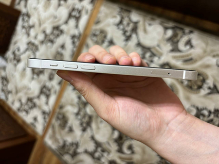 Iphone 12 white ideal