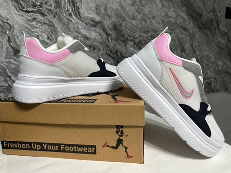 Кроссовки NIKE изготовитель Турция.