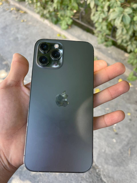 Iphone 12 Pro Max rangi qora