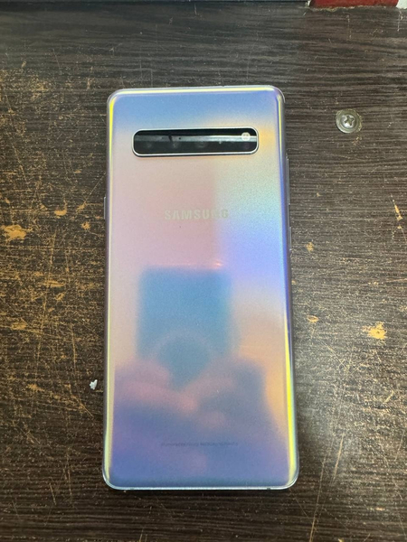 Samsung galaxy S 10  5g  8/512