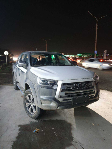 JAC T8  pikap endi sizlar bilan birgalikda mexnat qiladi