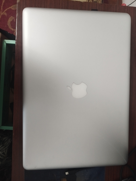 MacBook Pro satiladi