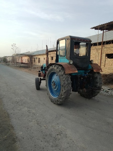 Traktor  Sotiladi