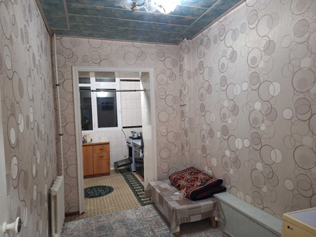 谷 127813 谷 Algaritm 31 kvartalda kvartira sotiladi 3/3/4 70 м²