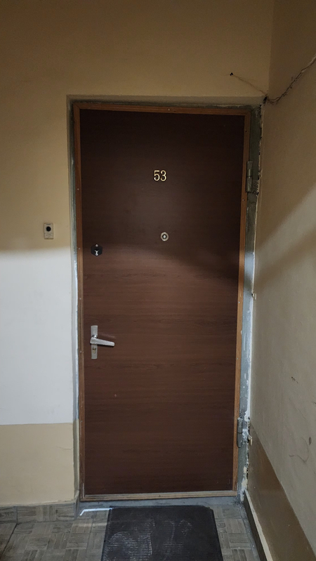 Продам железную дверь