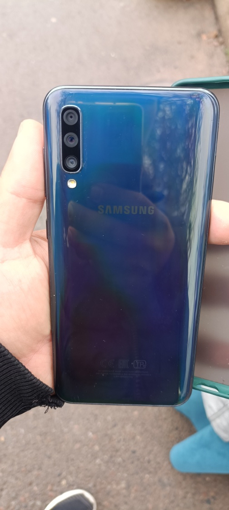 Samsung Galaxy A50 srochna sotiladi
