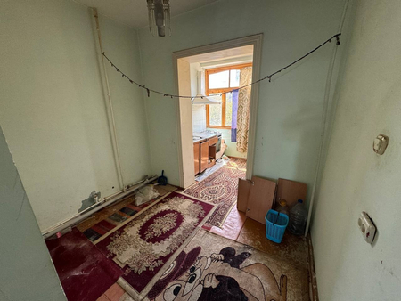 2 каватда жойлашган 3 хонали квартира ижарага берилади