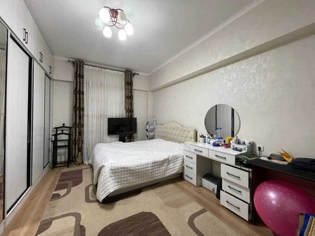 Срочно продаётся квартира в  новостройке 3/3/5 на Алма-м районе(J2552)