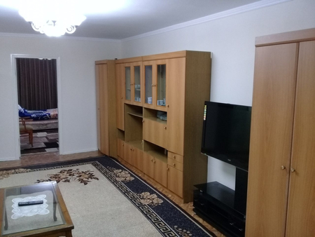 Сдам в аренду свою 2 ком на Новомосковской. 2-4-5