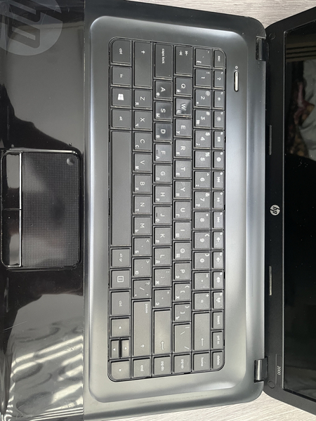 Hp нотбук sotiladi