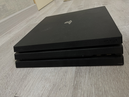 Play stations 4 pro 1 tb