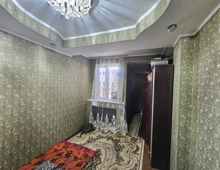 Срочно продаётся квартира в Шайхантахуре 2/2/9 (J2728 )