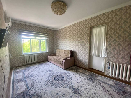 Продаётся квартиры 1/5/5 Юнусободском районе 15-й квартал (J2396)