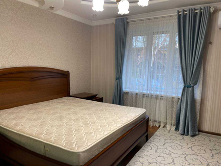 Сдается квартира ул Фучика 100кв 4комнаты