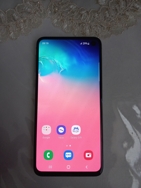 Samsung s10e yaxshi holatdagi telefon