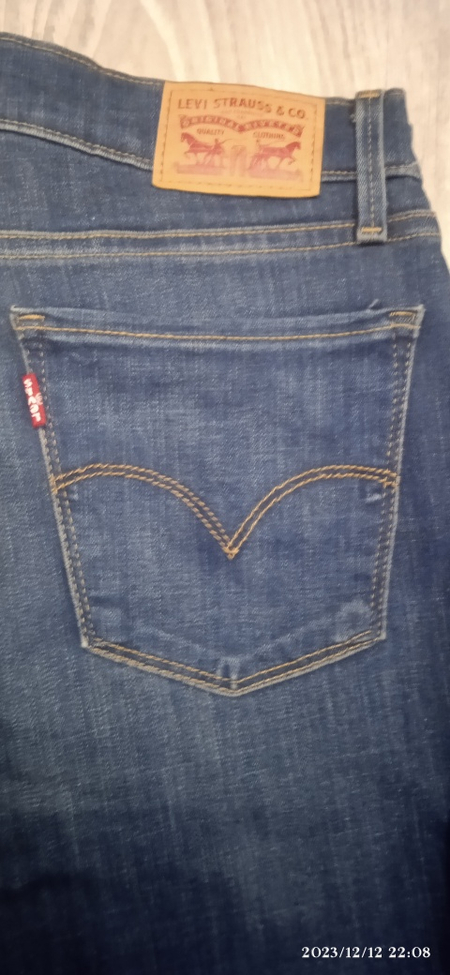 Джинсы женские Levi's Garage Zara
