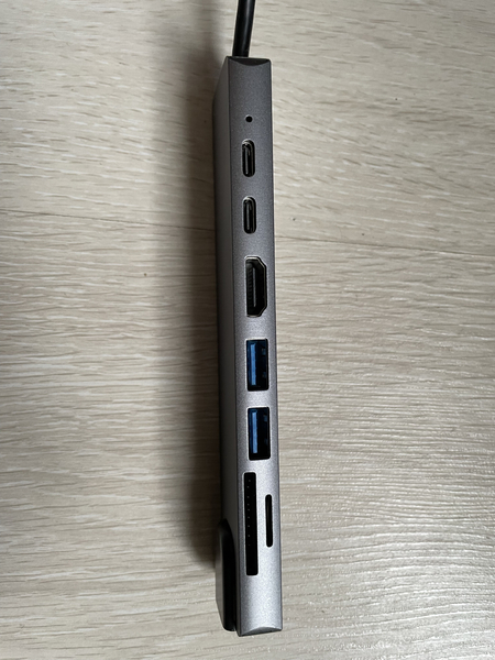 Adapter zaryadnik va usb adapter